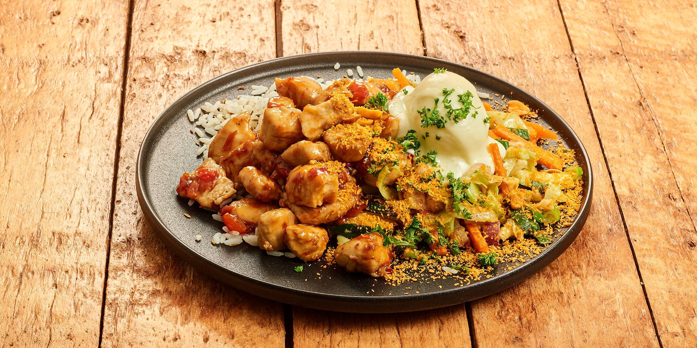 Ayam pedis met witte rijst, gado gado en kokos ei | Uitgekookt